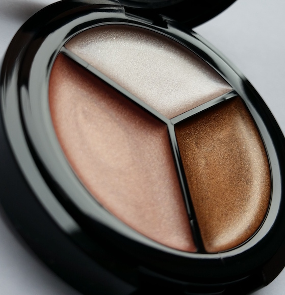 Beautifinous.: ModelCo Highlighting Trio review