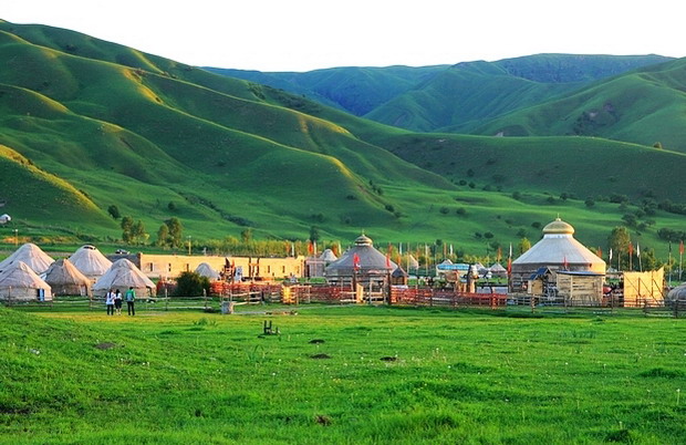 Nalati Prairie Tribes in the Evening | China Tours Online Blog