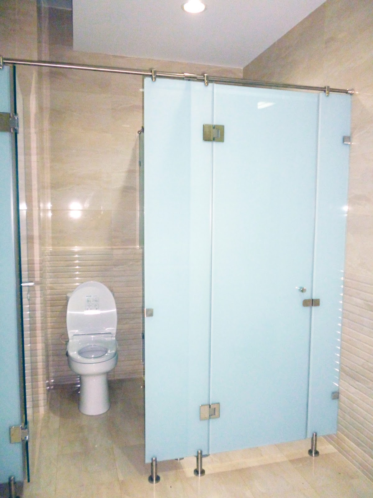 Jasa pemasangan kaca shower kamar mandi - Partisi Toilet Indonesia