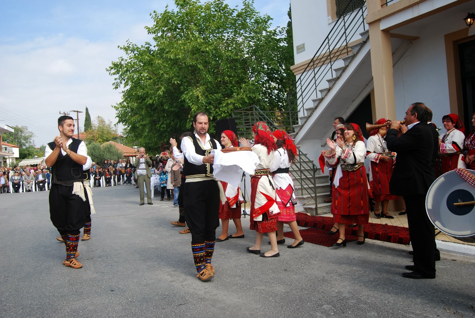 folklore-Παράδοση-Πολιτισμός: ΠΑΡΑΔΟΣΙΑΚΟΣ ΜΑΚΕΔΟΝΙΚΟΣ ΓΑΜΟΣ ΣΤΗΝ ΠΕΛΛΑ