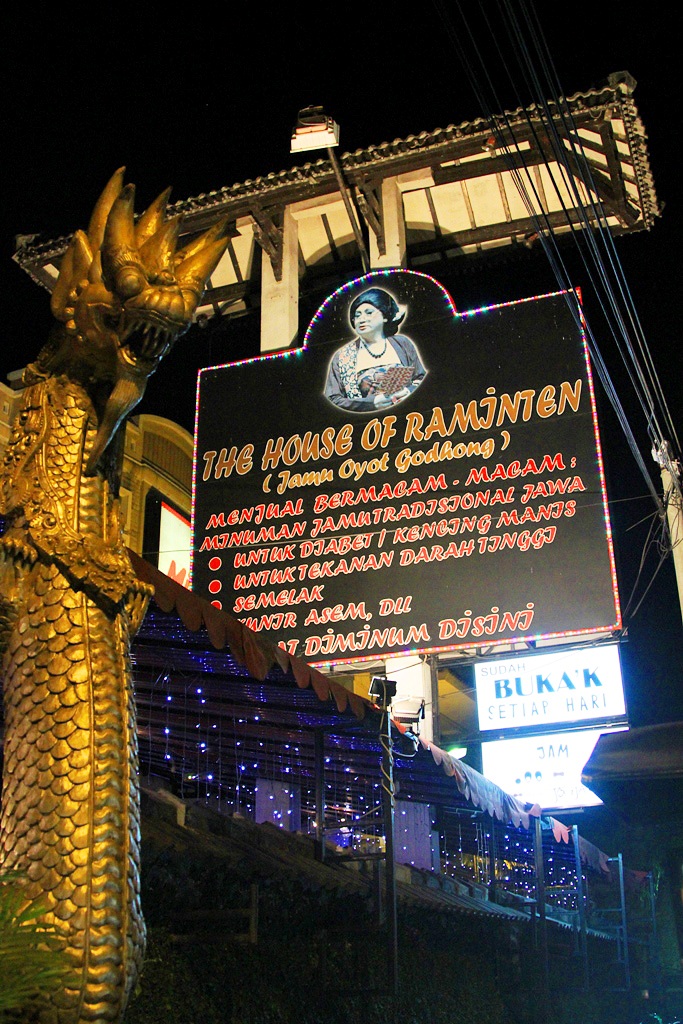 v1olet - my favorite things: Food : The House of Raminten - Yogyakarta