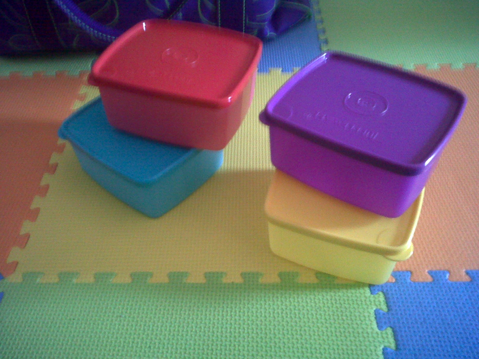 Tupperware Riris: Small Square Round