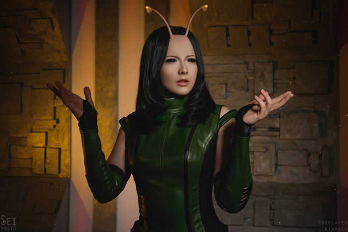 Calvin's Canadian Cave of Coolness: Awesome Mantis Cosplay By Niamashina