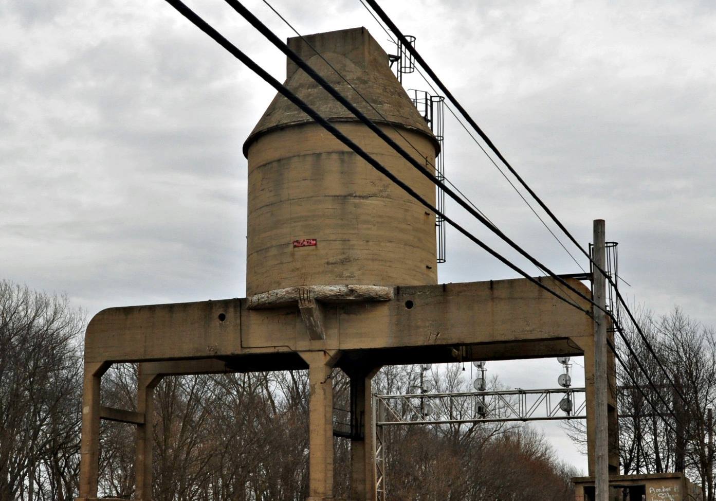 Towns and Nature: Nelson, IL: UP/C&NW Coaling Tower