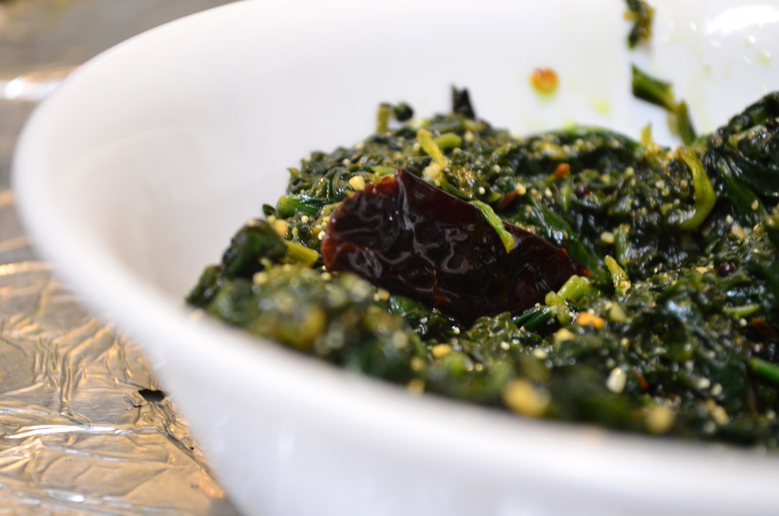 POSTO diye PALONG SHAK BHAJA : Fried Spinach with Garlic and Poppy ...