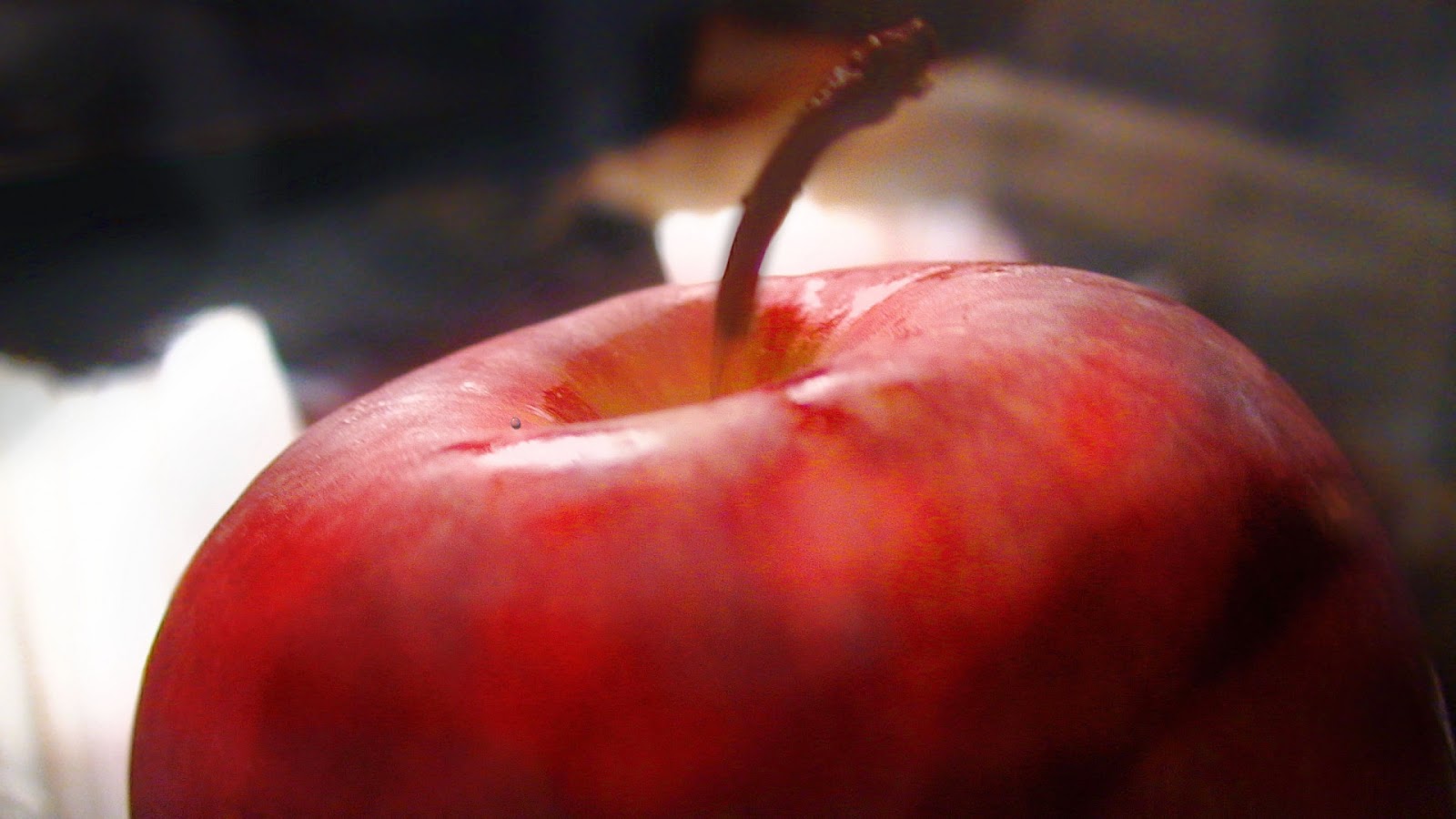 Red Apple Photography Inspiration ~ Pixekite