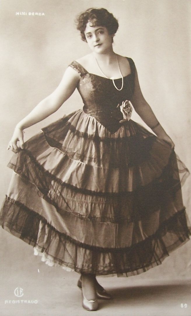 Mimi Derba, A primeira Diretora do Cinema Mexicano