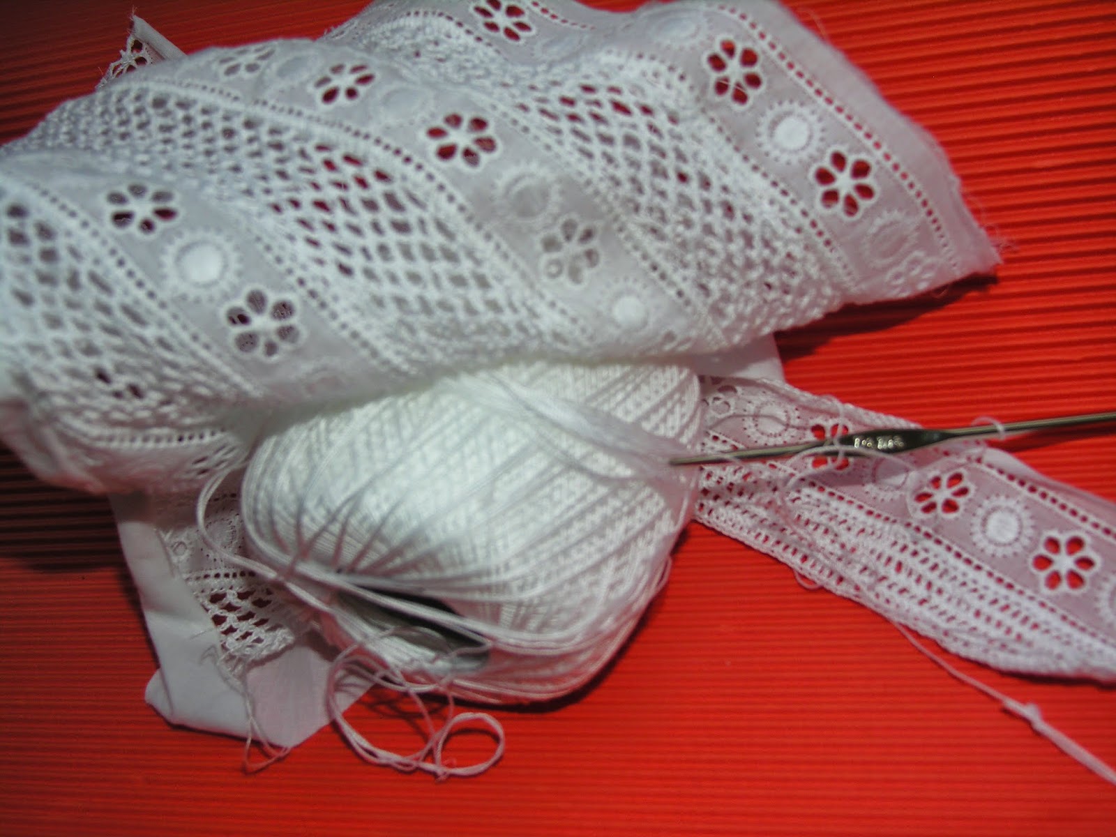 CROCHET -handmade: entredos bordado entre dos vainicas + crochet handmade