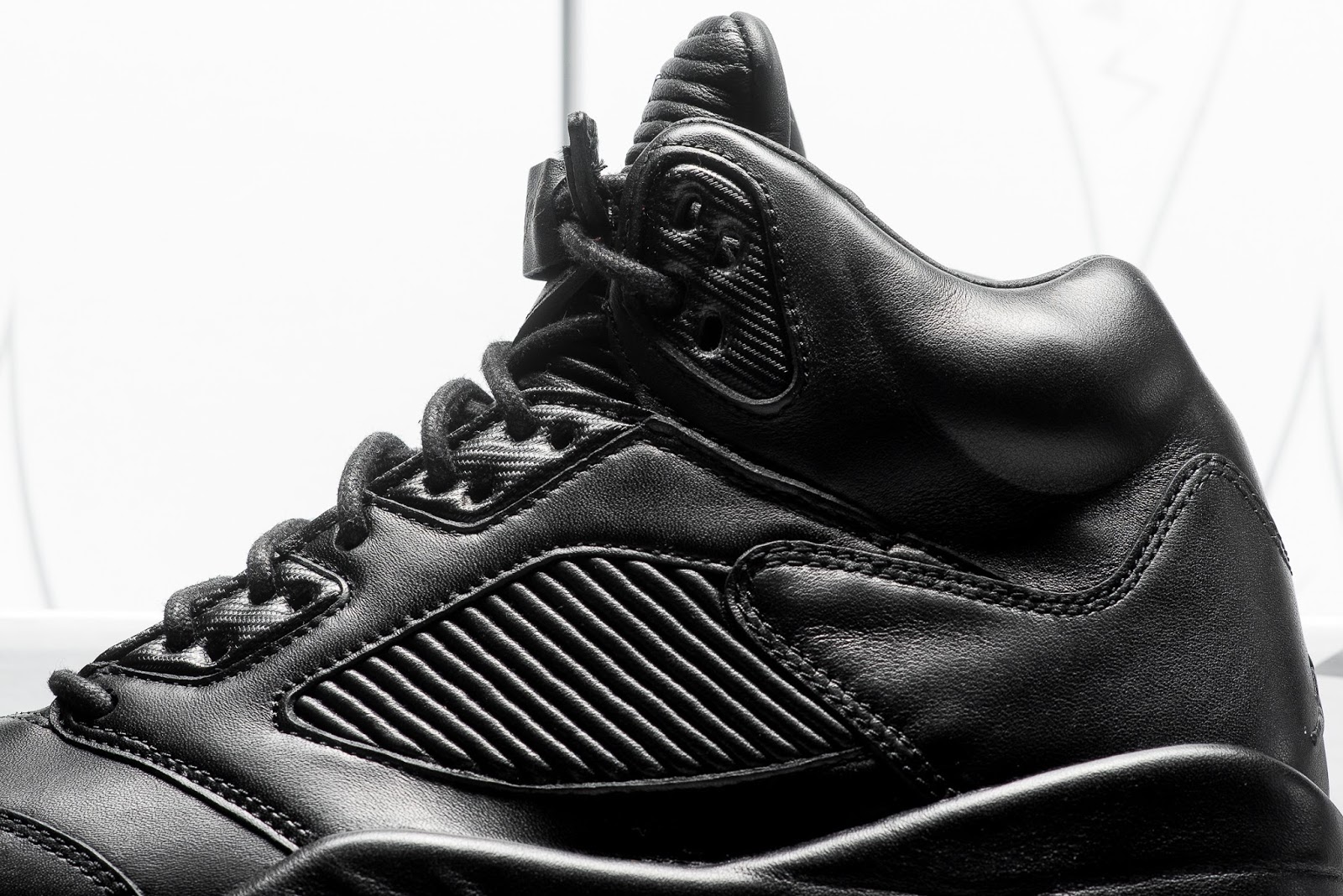 Tênis de Basquete - Air Jordan 5 Premium Triple Black - STREETBALL