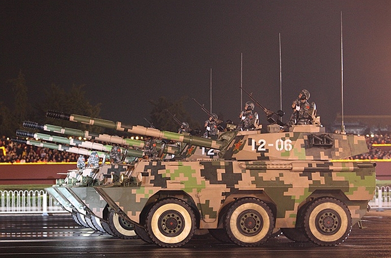 The Armed Forces of the World : Chinese IFVs & Mobile Guns.