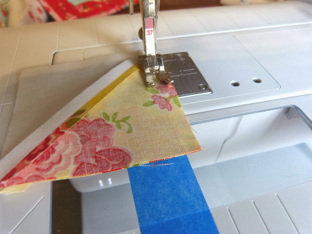 Pretty Little Quilts: Summer Beach Quilt Tutorial Part I - Fish Block