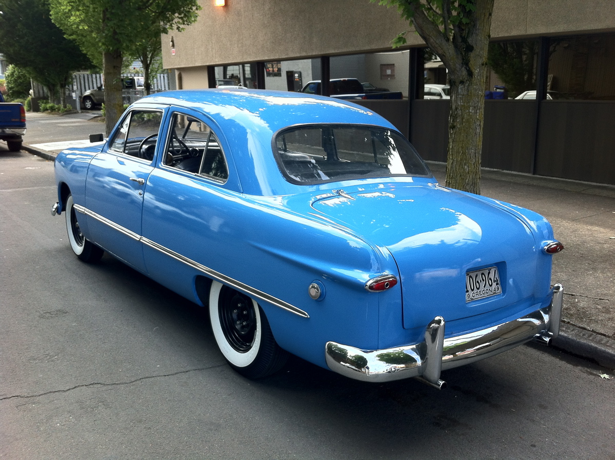 OLD PARKED CARS.: The Patriotic "Post" — 1949 Ford Custom.