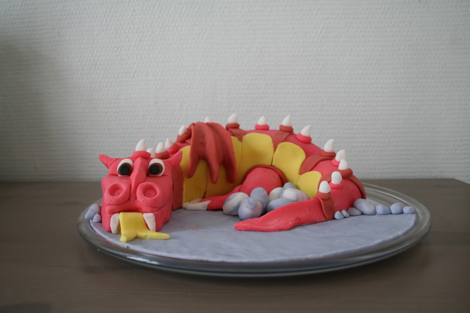 Tessons et macarons: Gâteau dragon