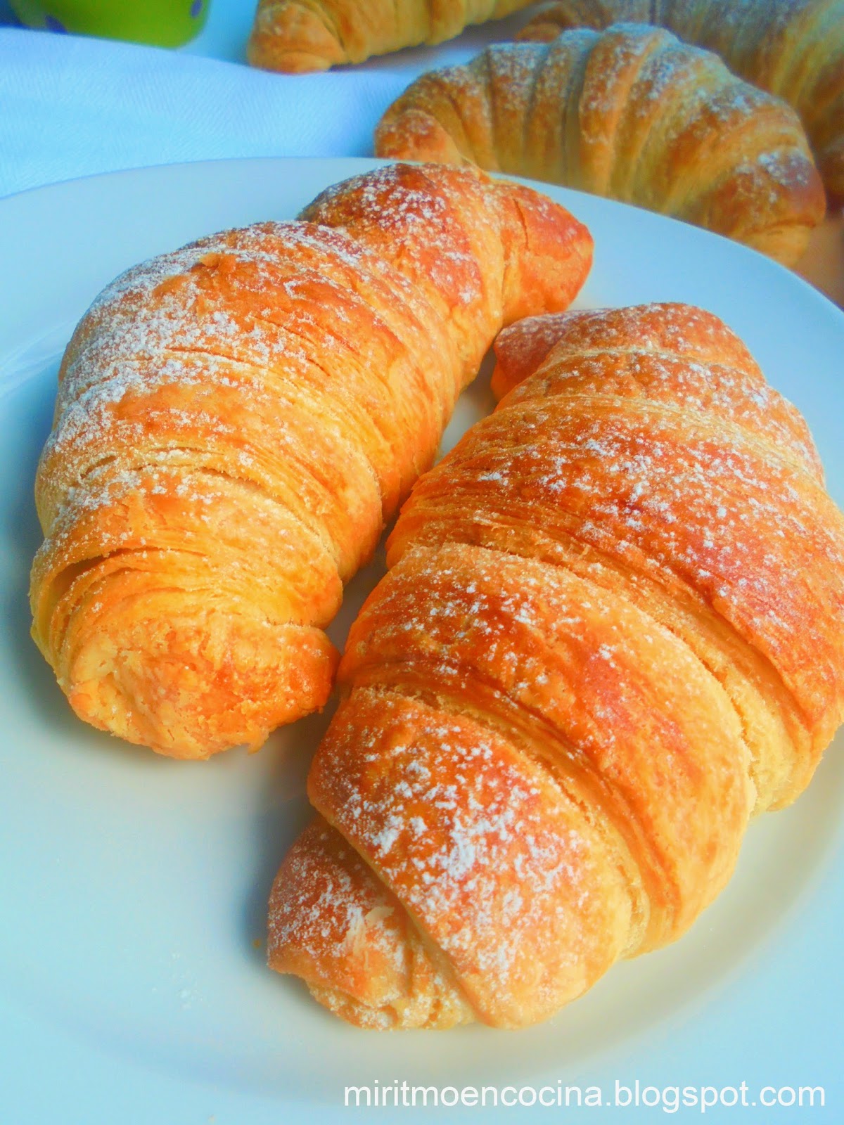 Mi ritmo en cocina ...: Cornetto o cachito a la Italiana