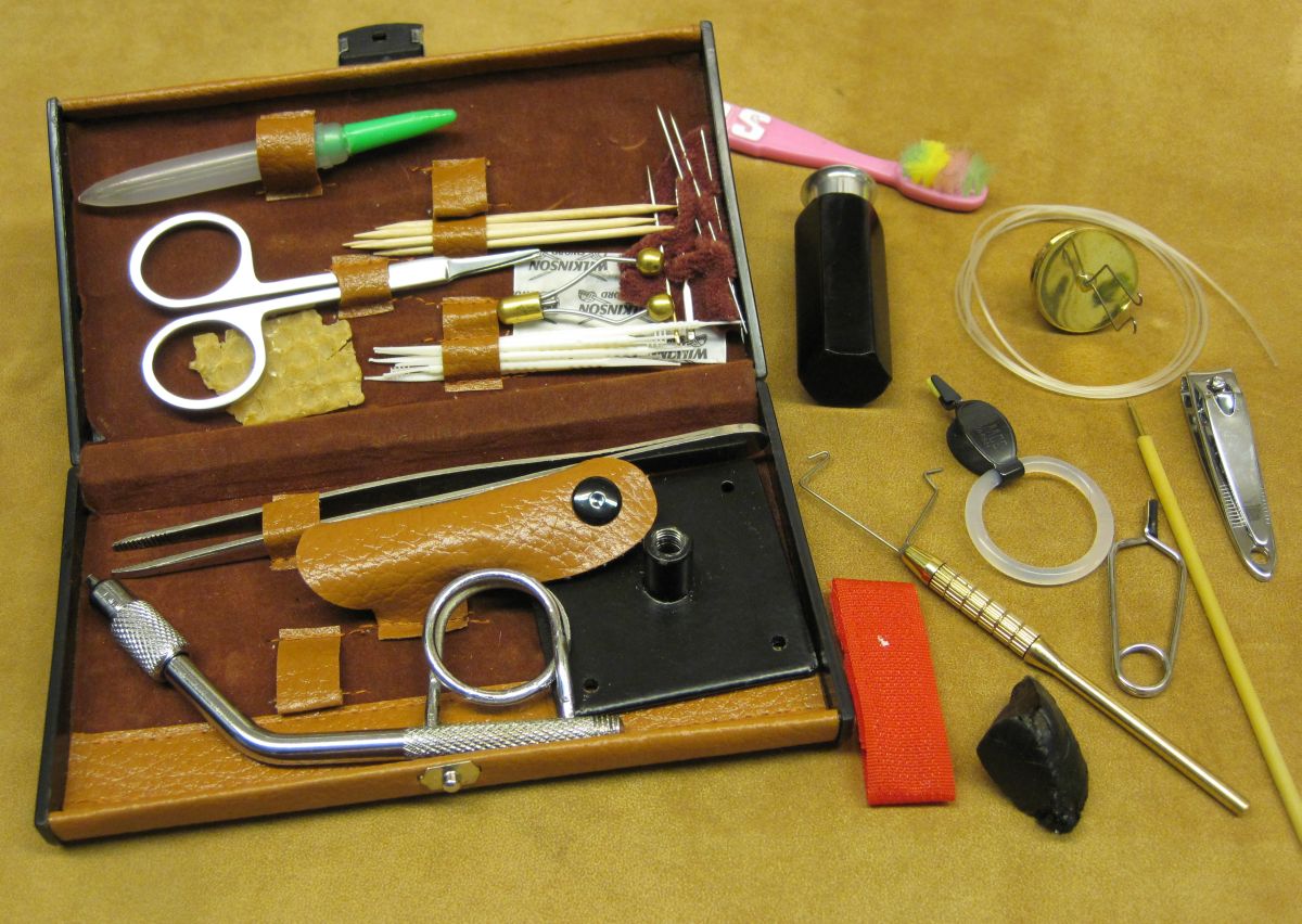 Onlyflytying: Basic Flytying Travel Kit