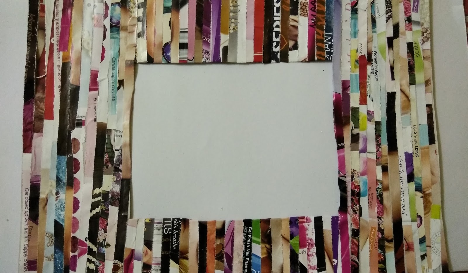 PEARLSPRETTYCRAFTS: DIY : Recycle old magazines into something creative :)