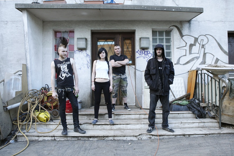 CARNAGE PUNK ROCK: BURNING LADY - NEW BAND IN THE FAMILY