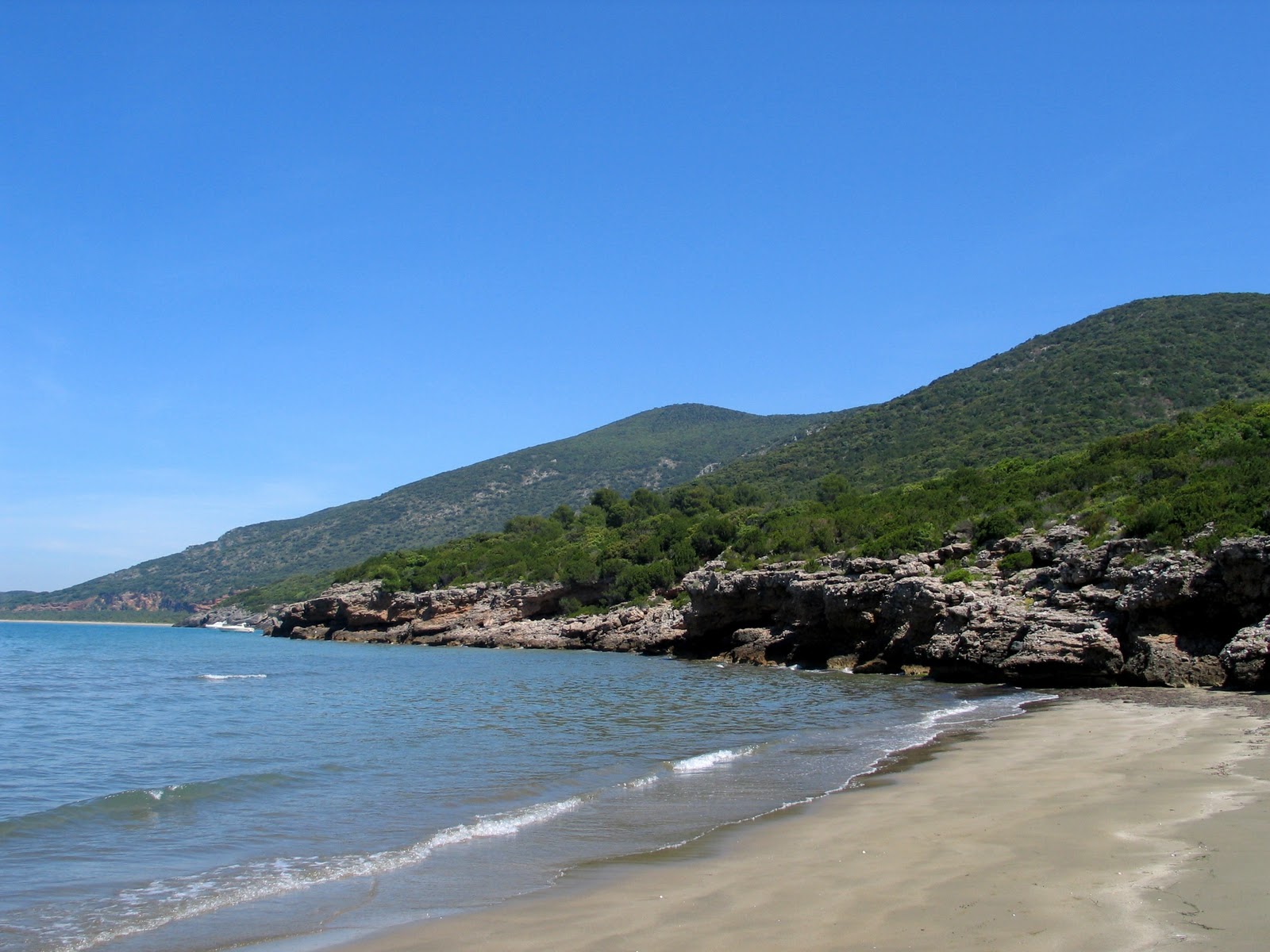 50 Hikes In and Around Tuscany: An Introduction to the Tuscan Coastline