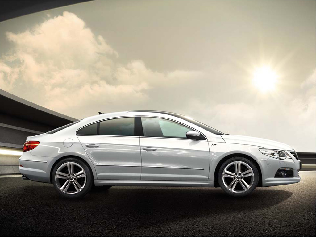 VOLKSWAGEN: The New Passat CCR Line 2012