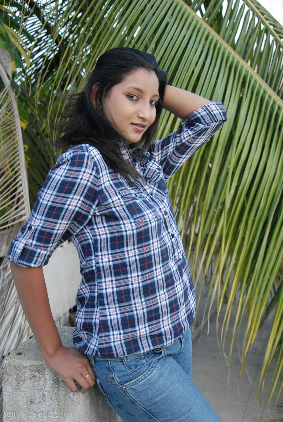 New Actress Vinisha photo Shoot Stills