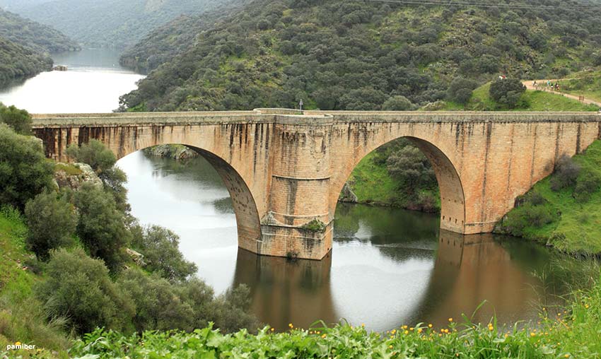 Ventanas a la Ciudad: El puente de Almaraz