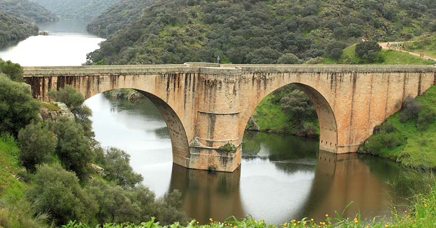 Ventanas a la Ciudad: El puente de Almaraz