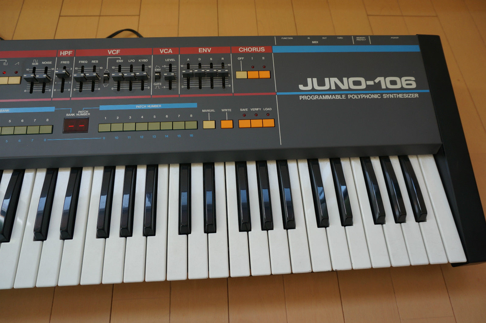 MATRIXSYNTH: Roland Juno 106 SN 492389