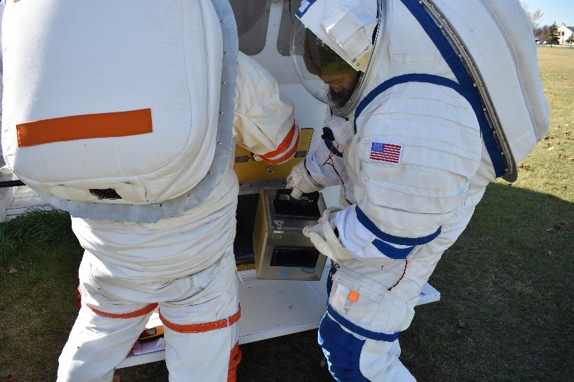 UND HUMAN SPACEFLIGHT LABORATORY' BLOG: Mission 4 Second EVA