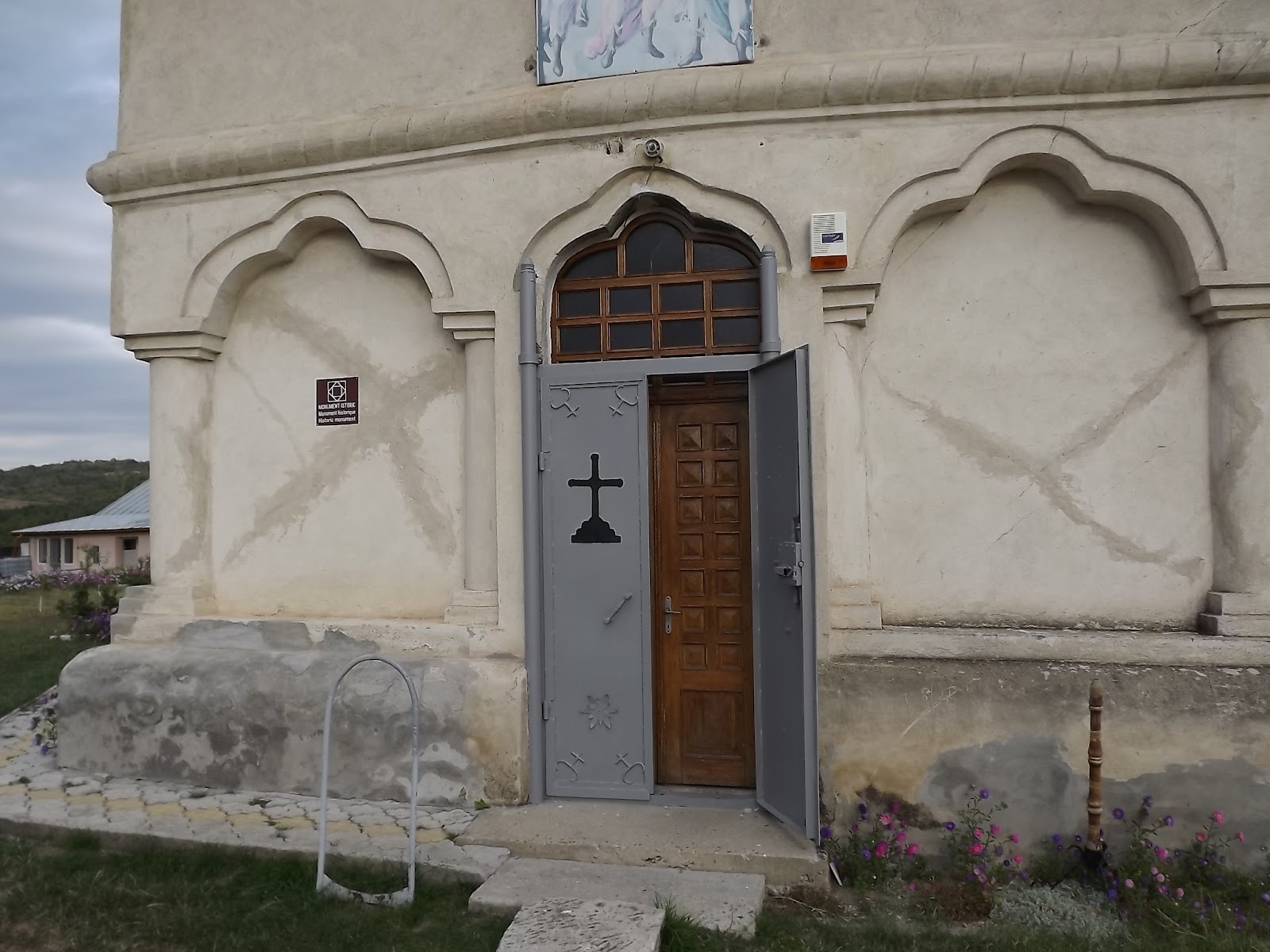 Turism Romania: Cetatea-Manastirea Berca