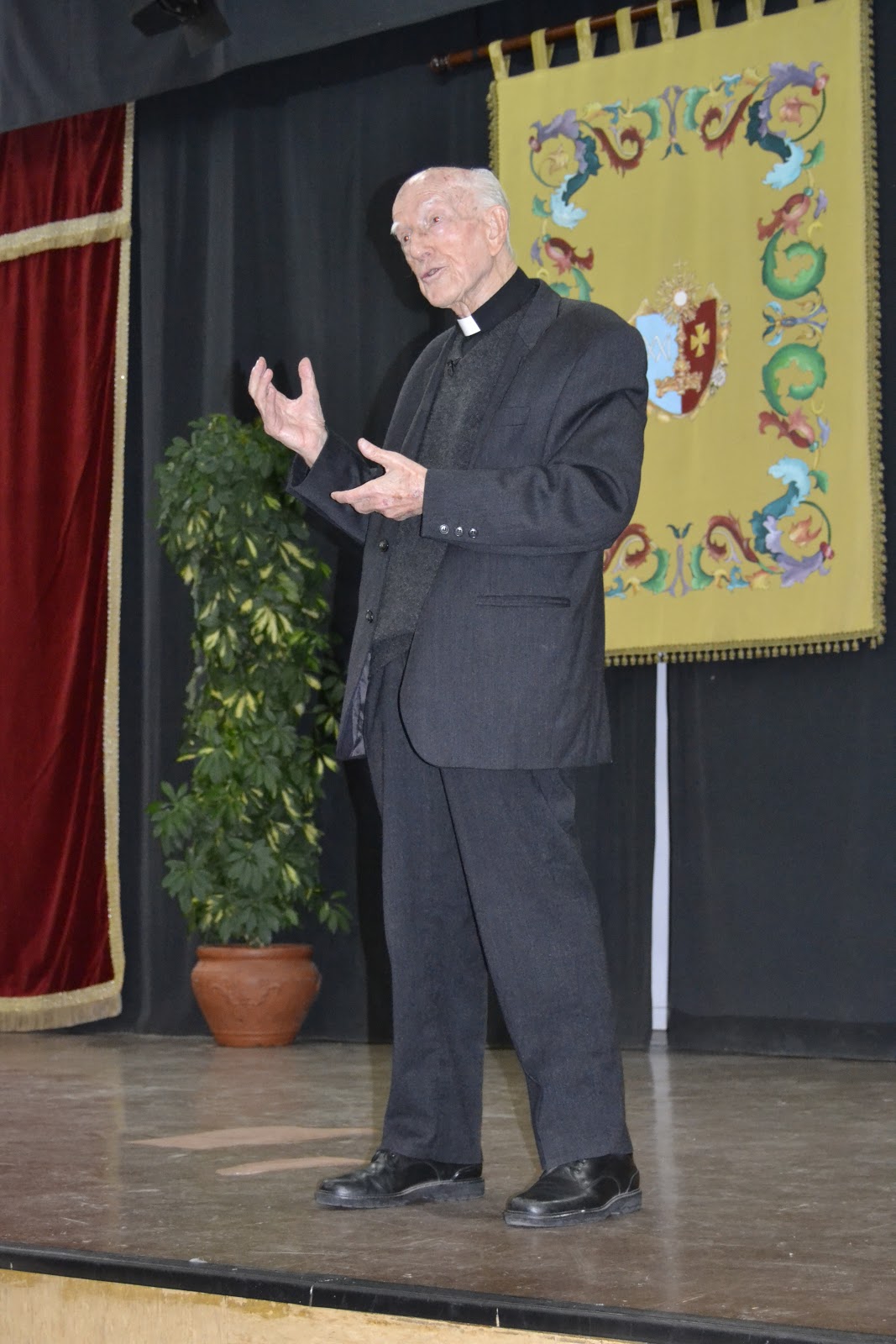 Consejo de Hermandades de El Viso del Alcor: EXITOSA CHARLA DE ...