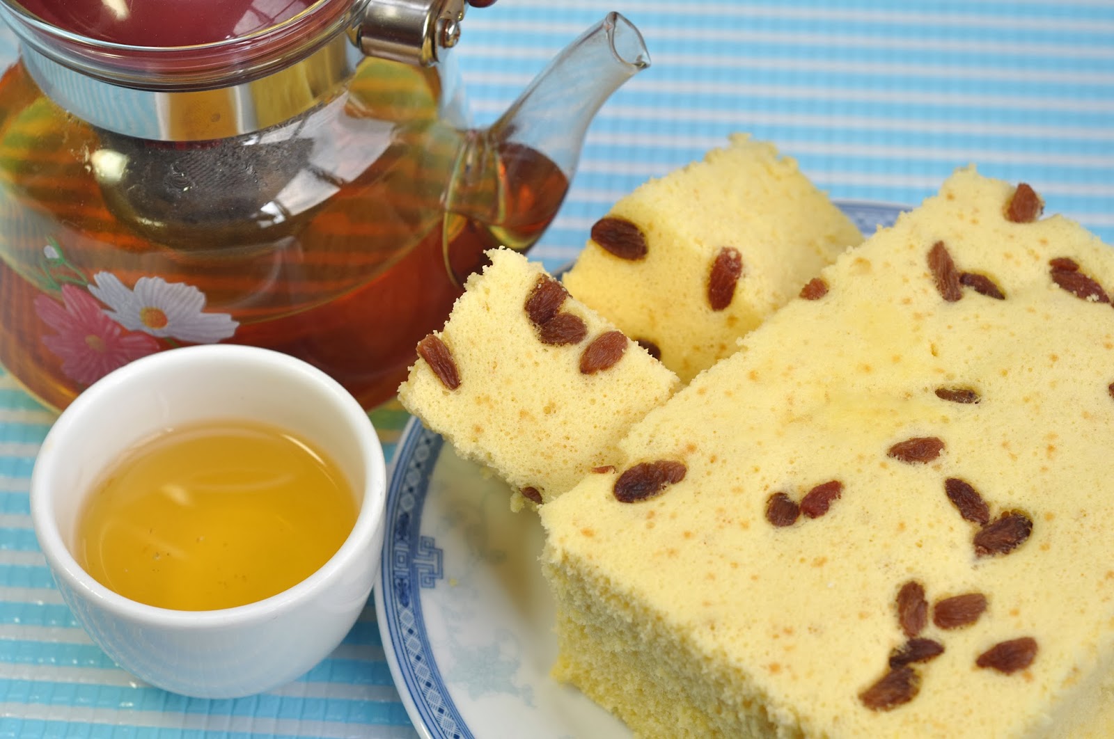 Veronica's Kitchen: Traditional Steamed Cake - 鸡蛋糕