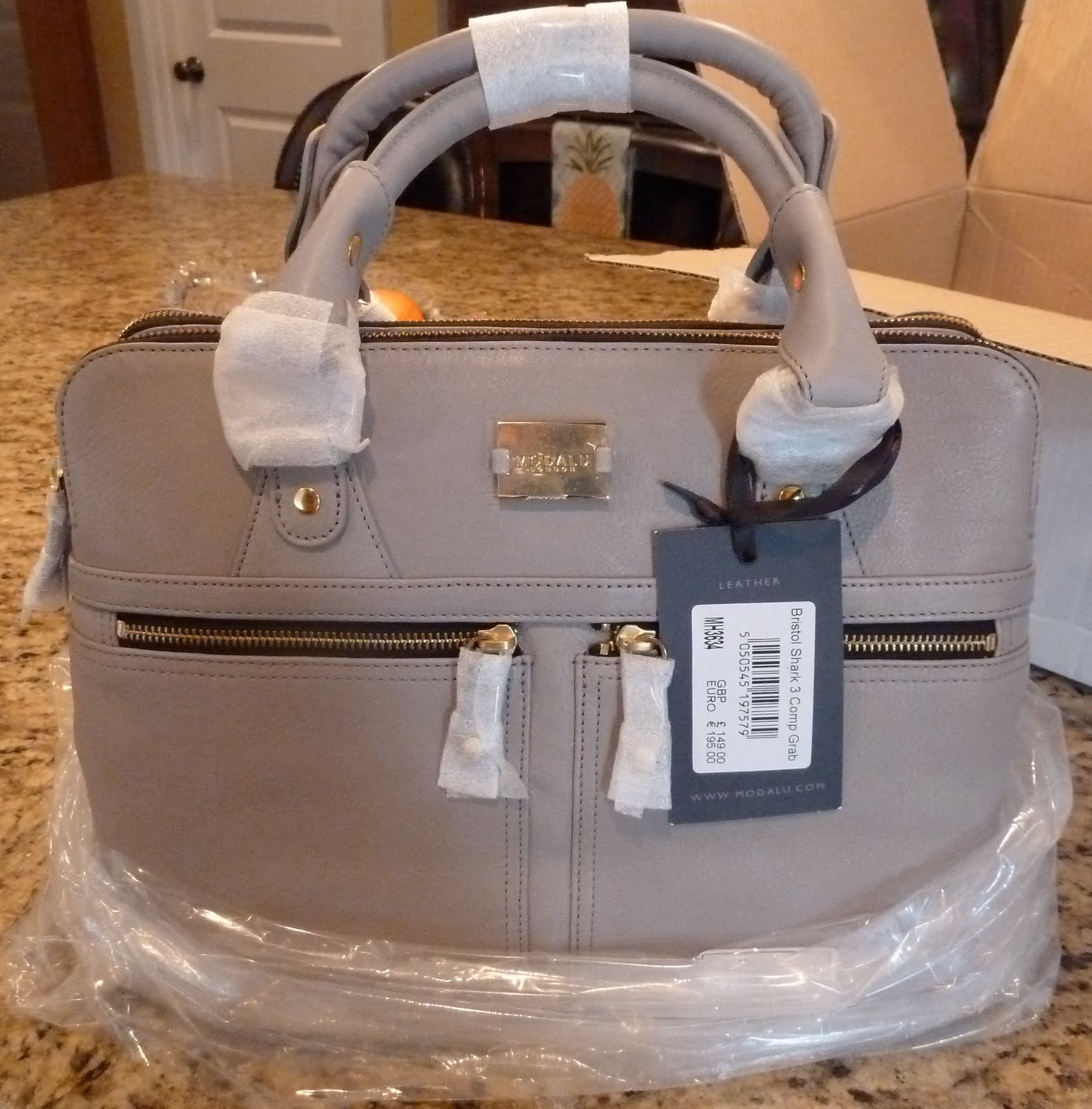 Sparrows & Sparkle: The Bristol Medium Grab in Shark {Modalu Review}