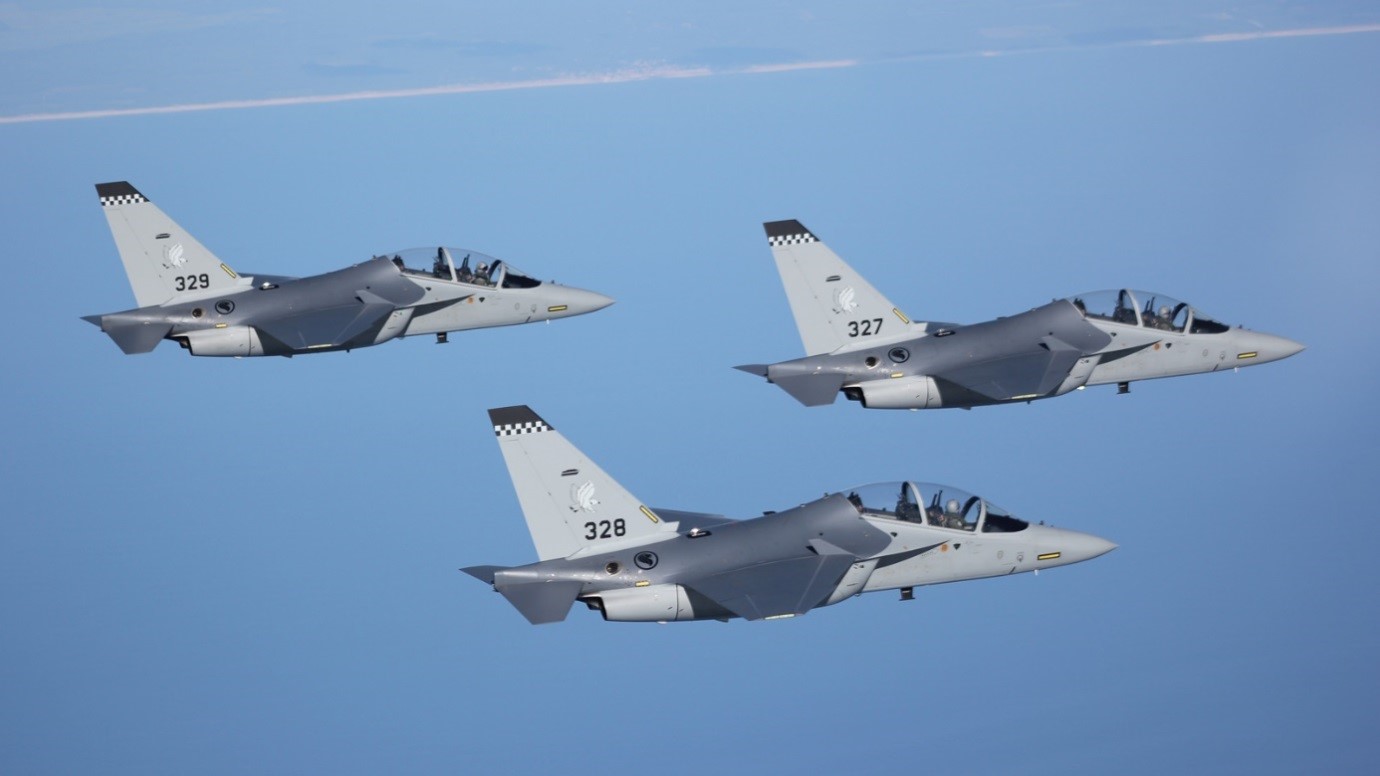 Senang Diri: Overlooked at the RSAF 50th anniversary flypast at the ...