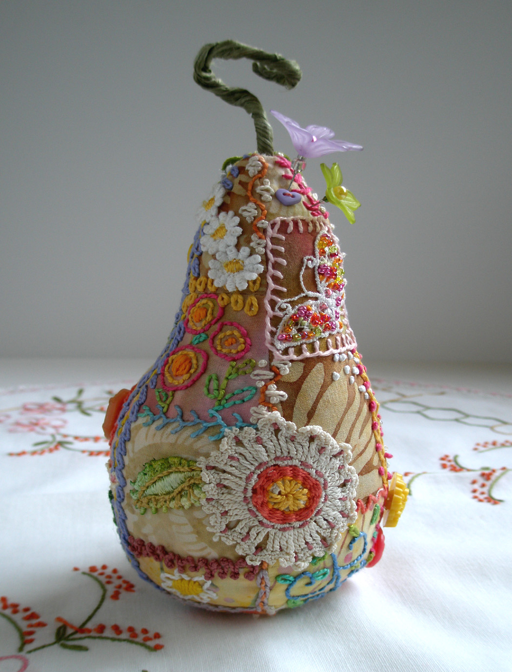 fiberluscious: New Pear Pincushion
