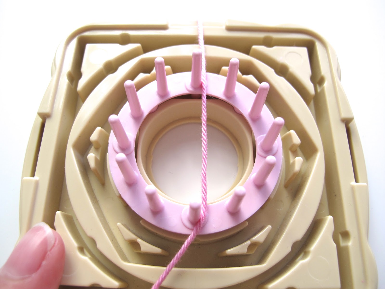 Addicted to Making: English Daisies, Flower Looms & King Henry VIII...