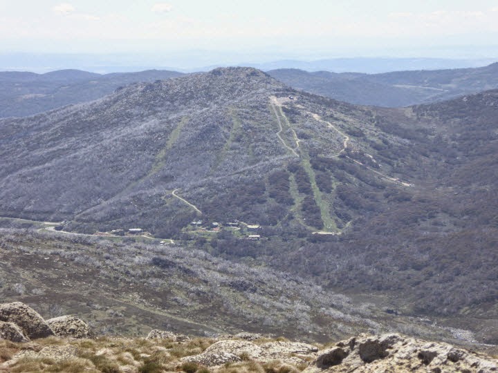 Urs' Gap Year Blog: Mt Twynam, only third highest, but the best views
