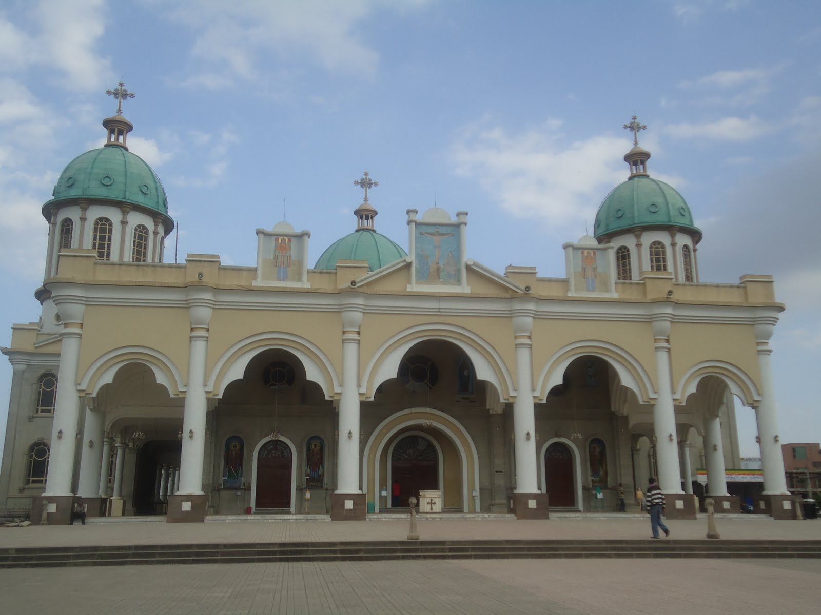 Tracy's Travels: Addis: Medhane Alem Church