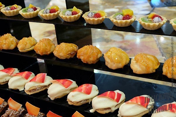 Mucking Around Manila: Marriott Hotel Manila: Dinner Buffet at the ...