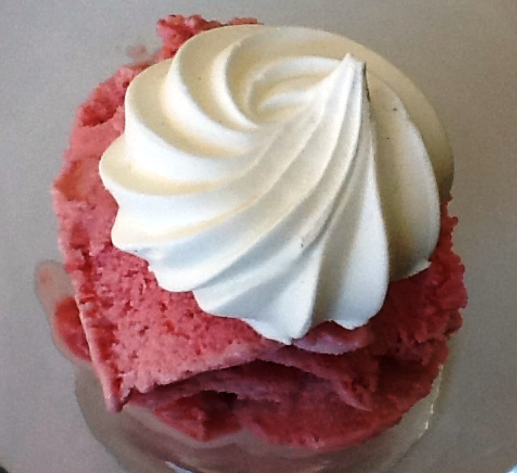 Cooking Tricks with Cristina: Gelado de Morango / Strawberry Ice Cream