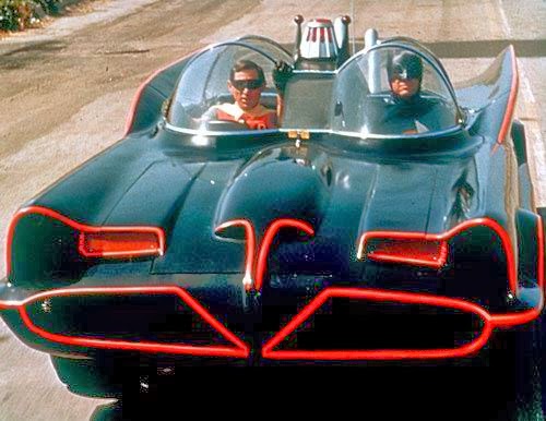 THE SUPERHERO UNIVERSE: BATMOBILE EVOLUTION