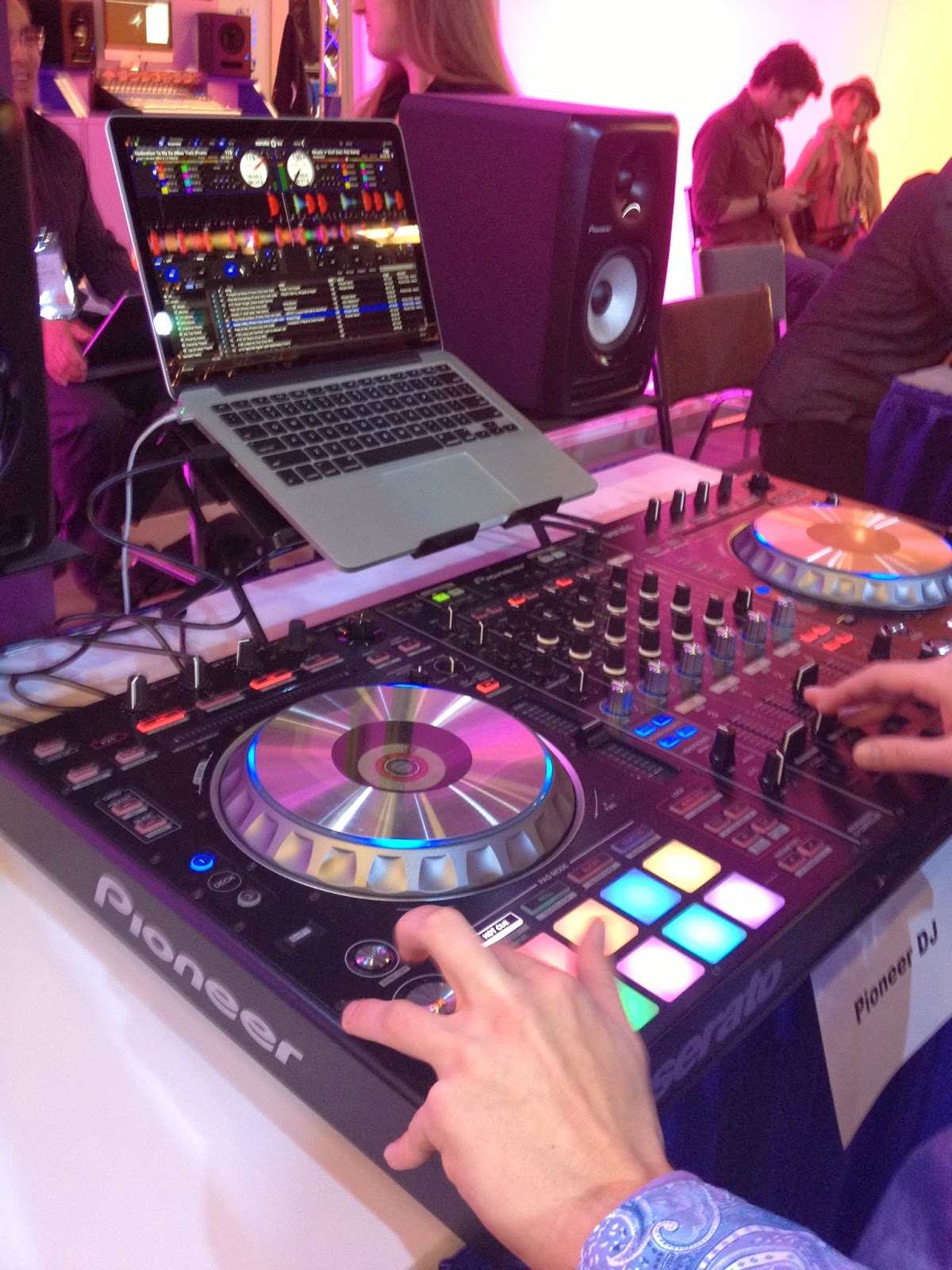NAMM 2014: Pioneer releases the DDJ-SZ and Remix Station 500 ...