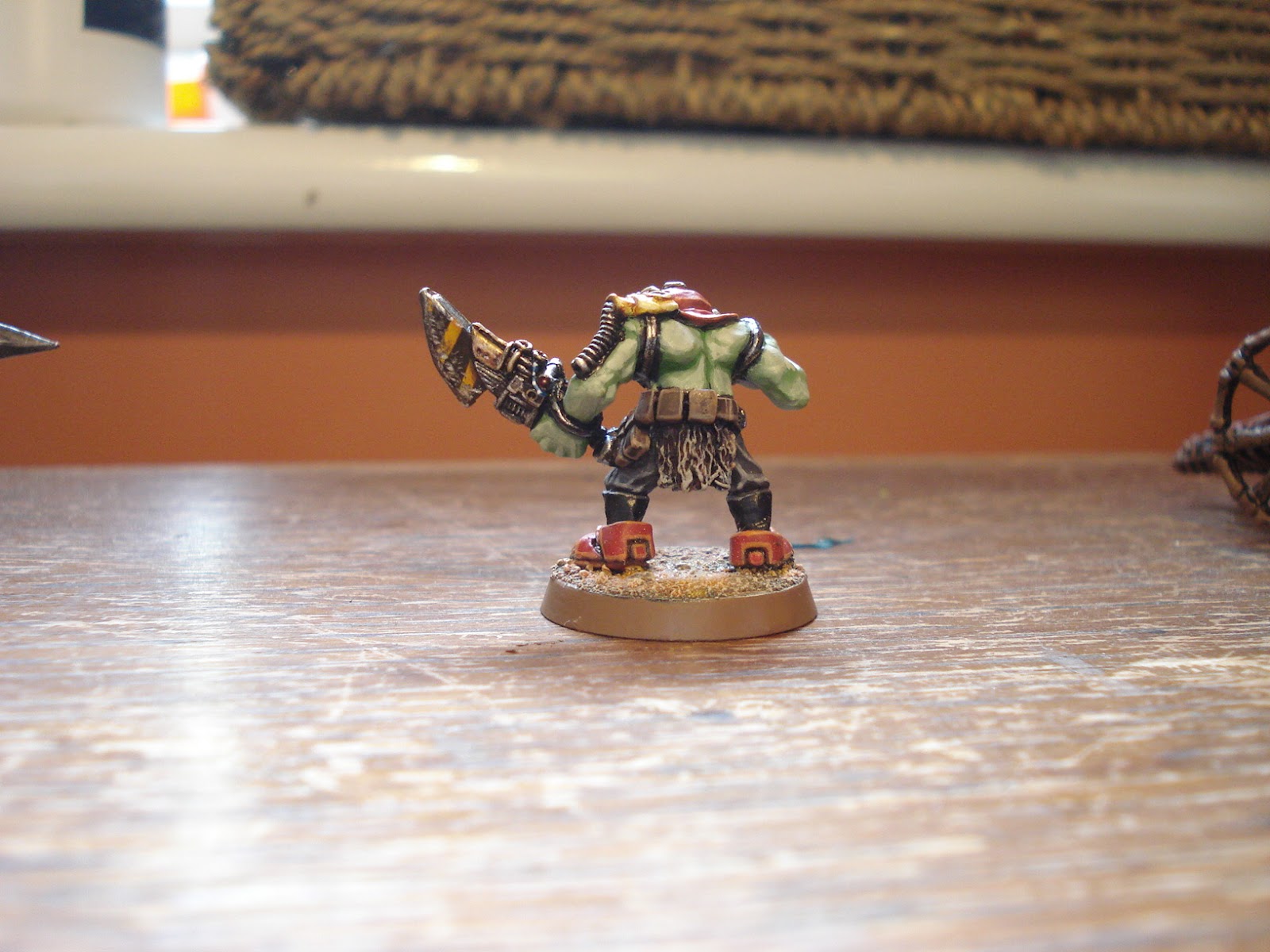 Warhammer 40,000 Rogue Trader Blog: Rogue Trader Ork Champion Finished!