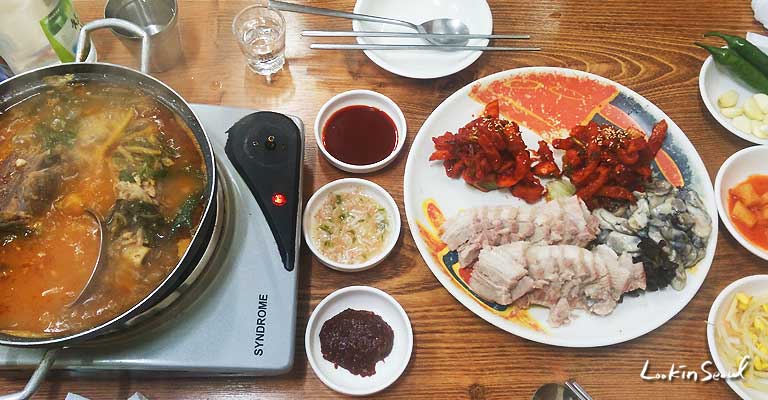Korean Pork Lettuce Warps with Oyster - Samhaejip - lookinSeoul