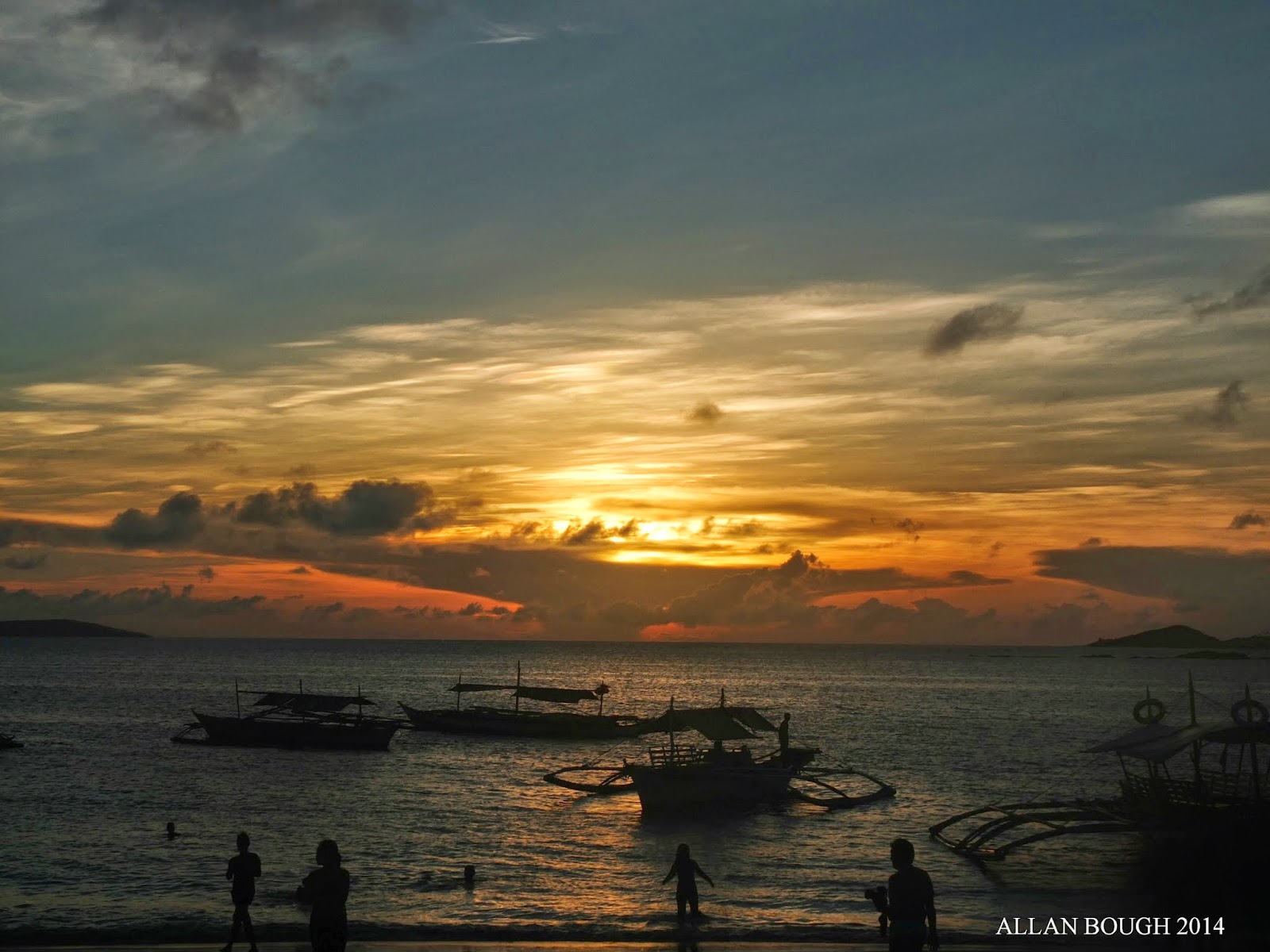 In Photos: Calaguas Sunset - The Filipino Rambler