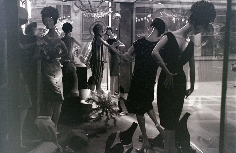 30 Amazing Photos That Show Window Display From the 1950s and 1960s ...