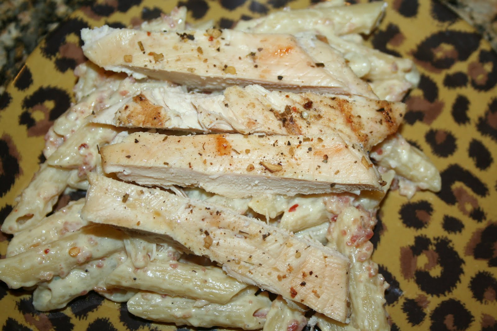 DEFinitely Leopard: Chicken Bacon Pasta - 468 calories