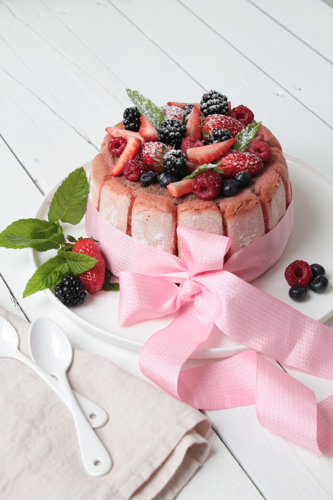 L'allée des desserts: Charlotte au chocolat & aux fruits rouges