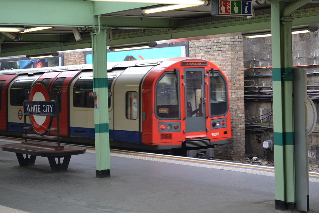 British Diesels and Electrics: London Underground 1992 Tube Stock ...