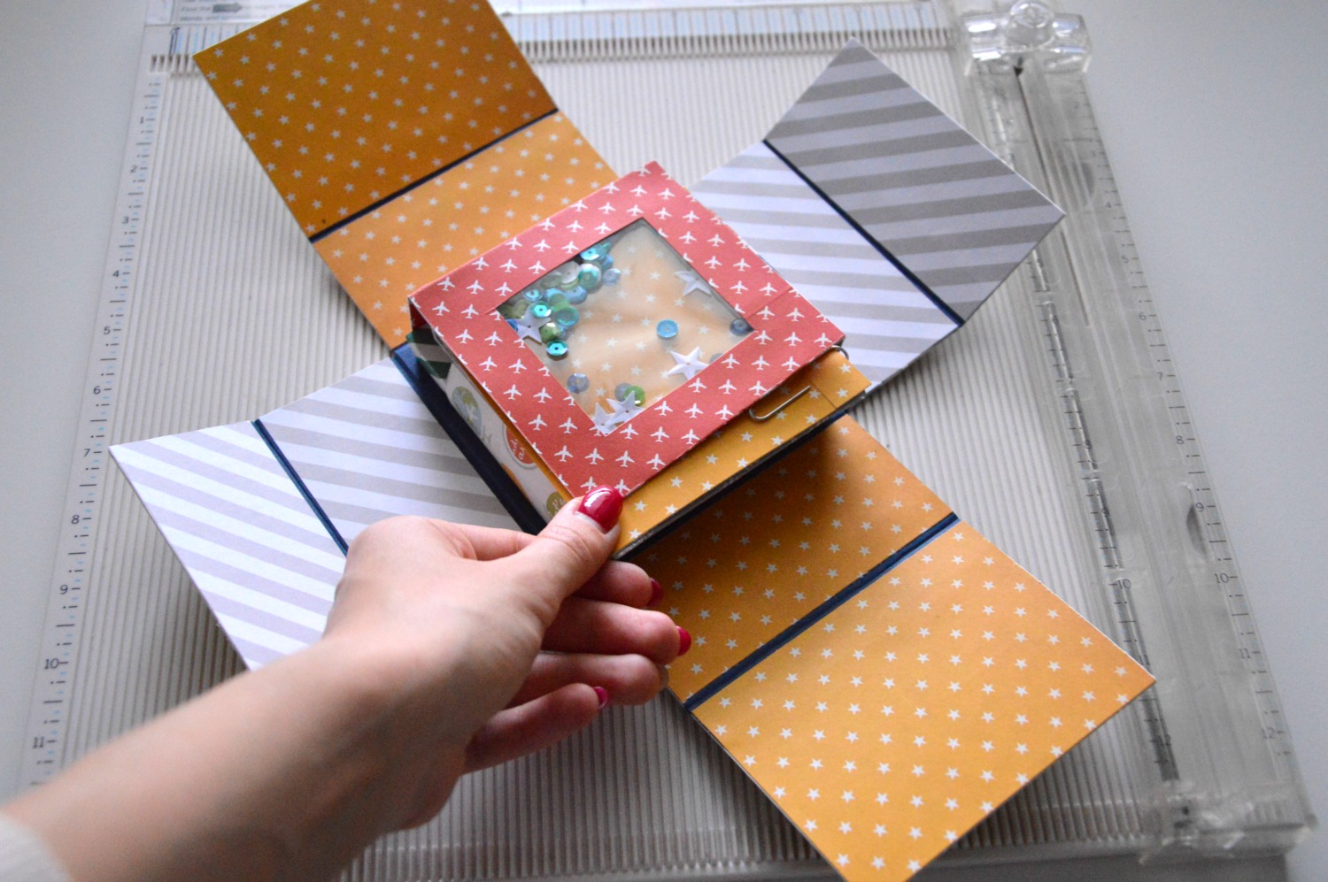 Box mini album step-by-step tutorial | Flóra Mónika Farkas