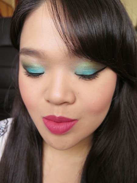 The Blackmentos Beauty Box: Mint teal green gradient eye look with a ...